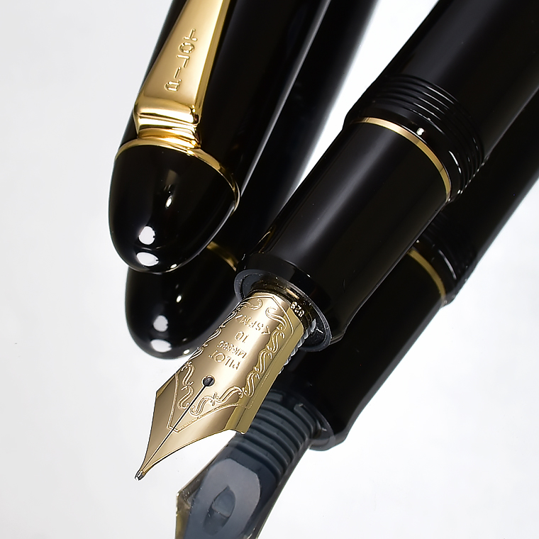 **[PILOT/ Pilot ]Custom custom 742 fountain pen black × Gold 14 gold ...